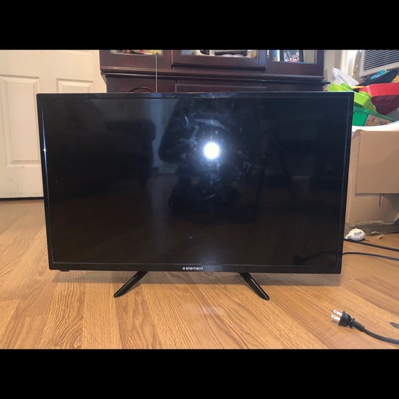 Other | Element 32 Inch Tv | Poshmark